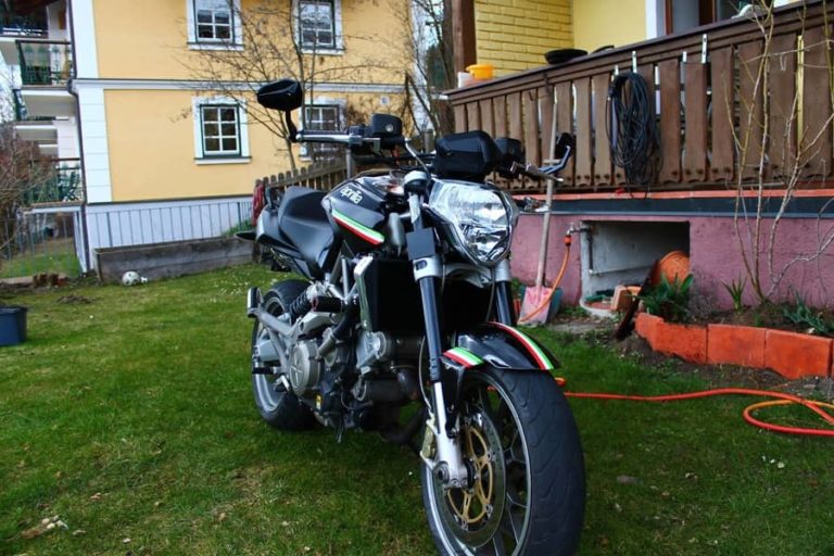 How much does a Motorcycle Weigh (21 Examples) - Motor Gear Expert